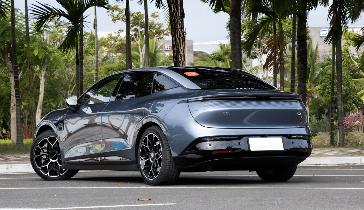 Sunday China Drive | Zeekr 007: fast and luxurious