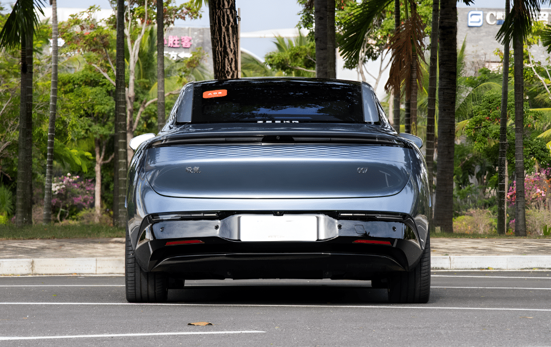 Sunday China Drive | Zeekr 007: fast and luxurious