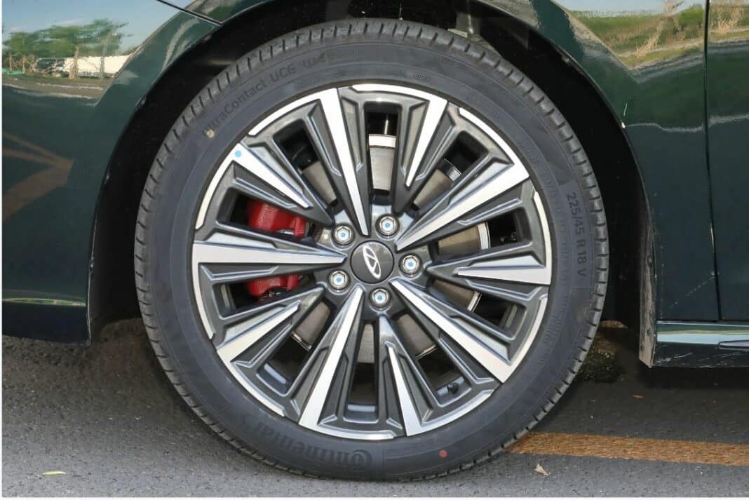 New Chery Arrizo 8 with Chery's self-developed 8AT enters market