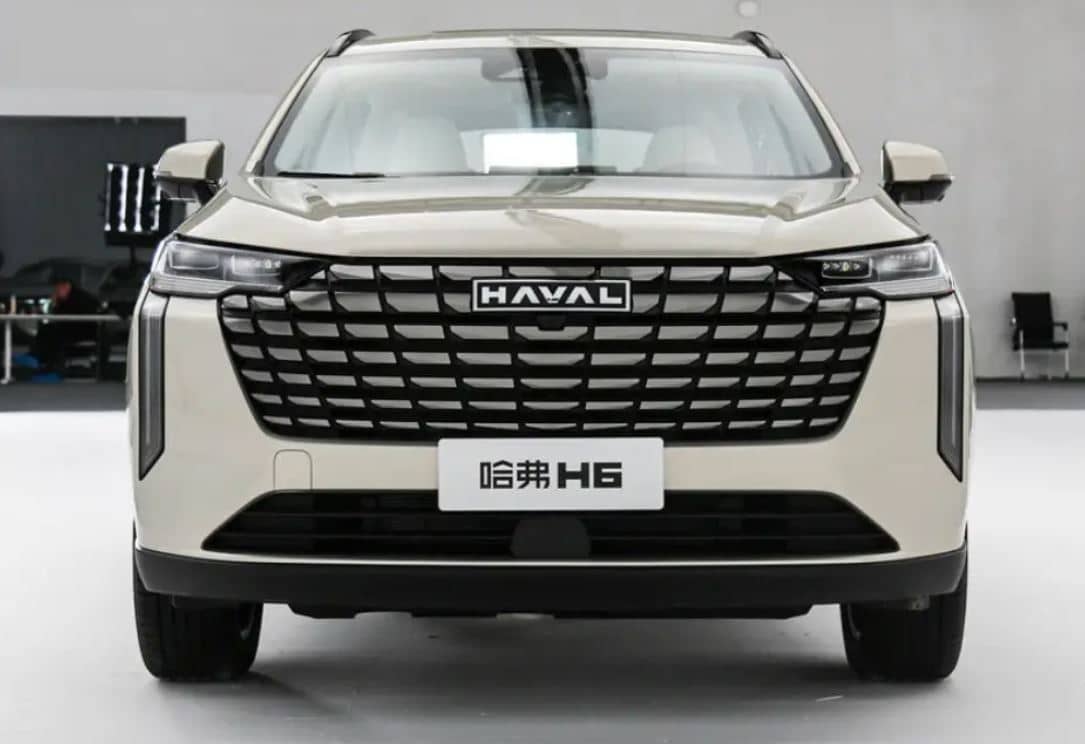 New Haval H6 officially enters market starting at 16,200 USD