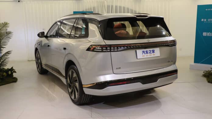 Dongfeng eπ 008 launches in China with the only option being EV or EREV