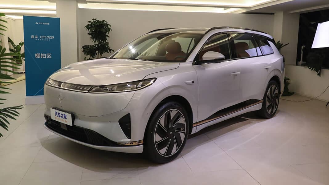 Dongfeng eπ 008 launches in China with the only option being EV or EREV