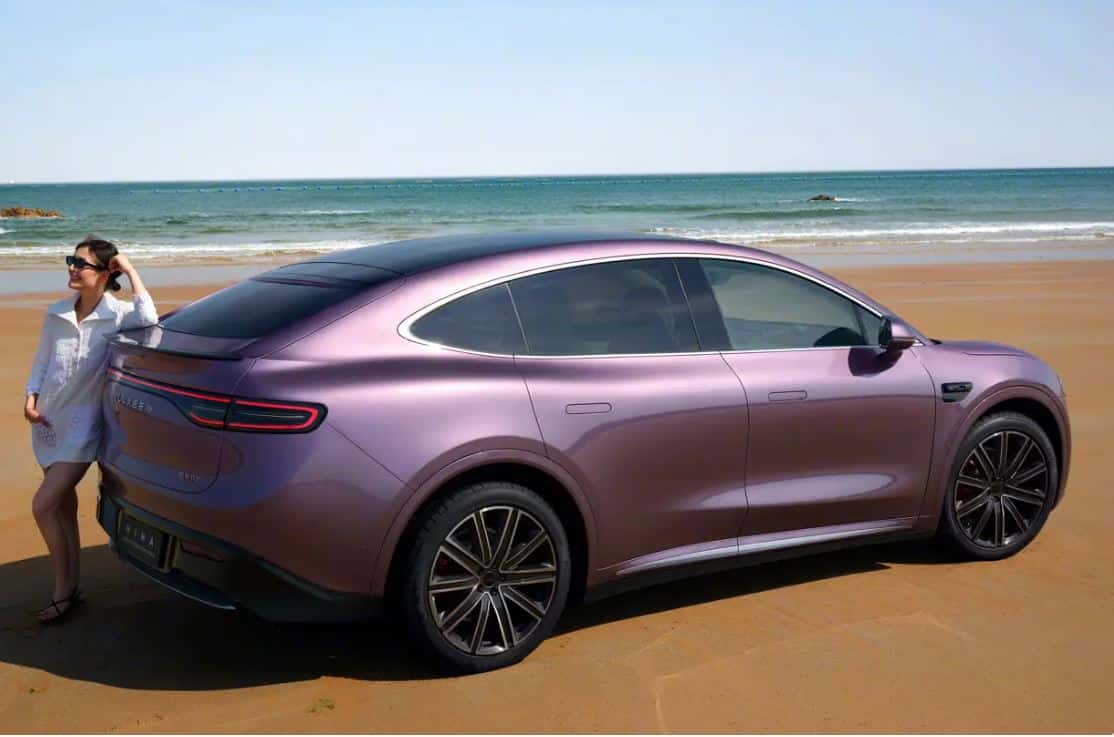 Luxeed R7 backed by Huawei and Chery official images released