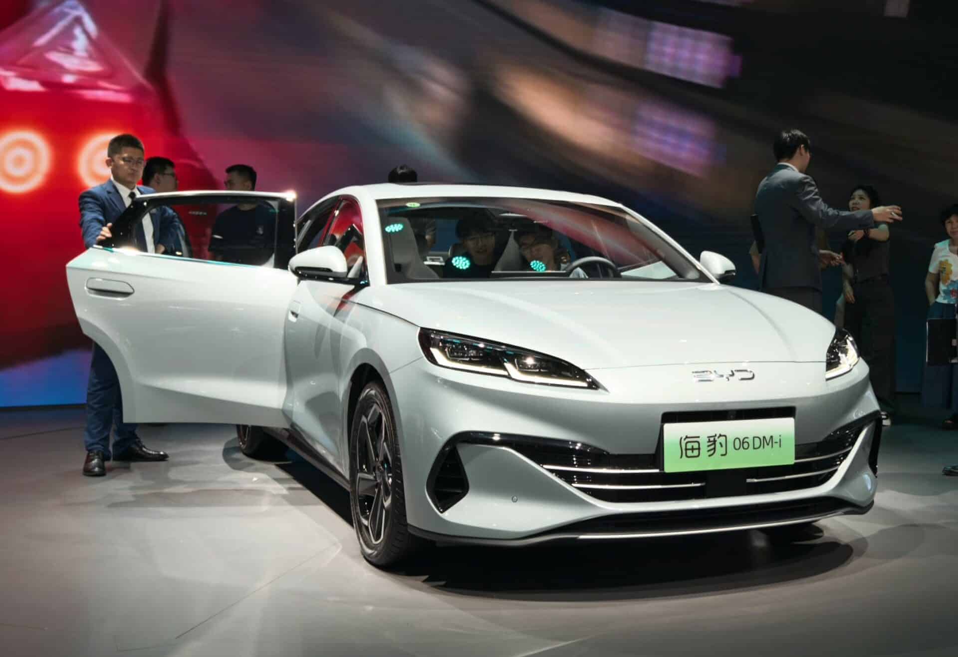 Sunday China Drive | BYD Seal 06 DM-i has a 2,100 km range with quality to match