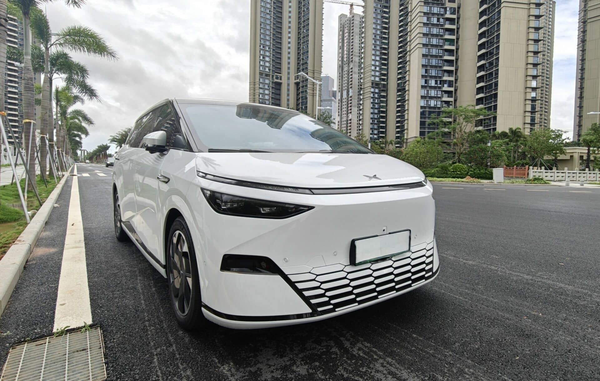 Sunday China Drive | Xpeng X9 is a starship on wheels