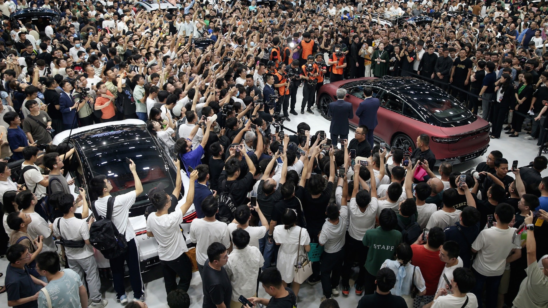 Chery and Huawei-made Tesla Model Y rival Luxeed S9 revealed