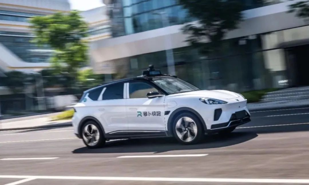Robotaxis make friends and enemies on the streets of Wuhan