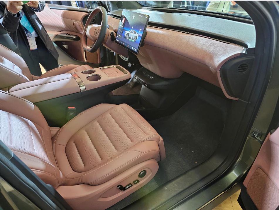 Changan Nevo E07 rolled off production line in China