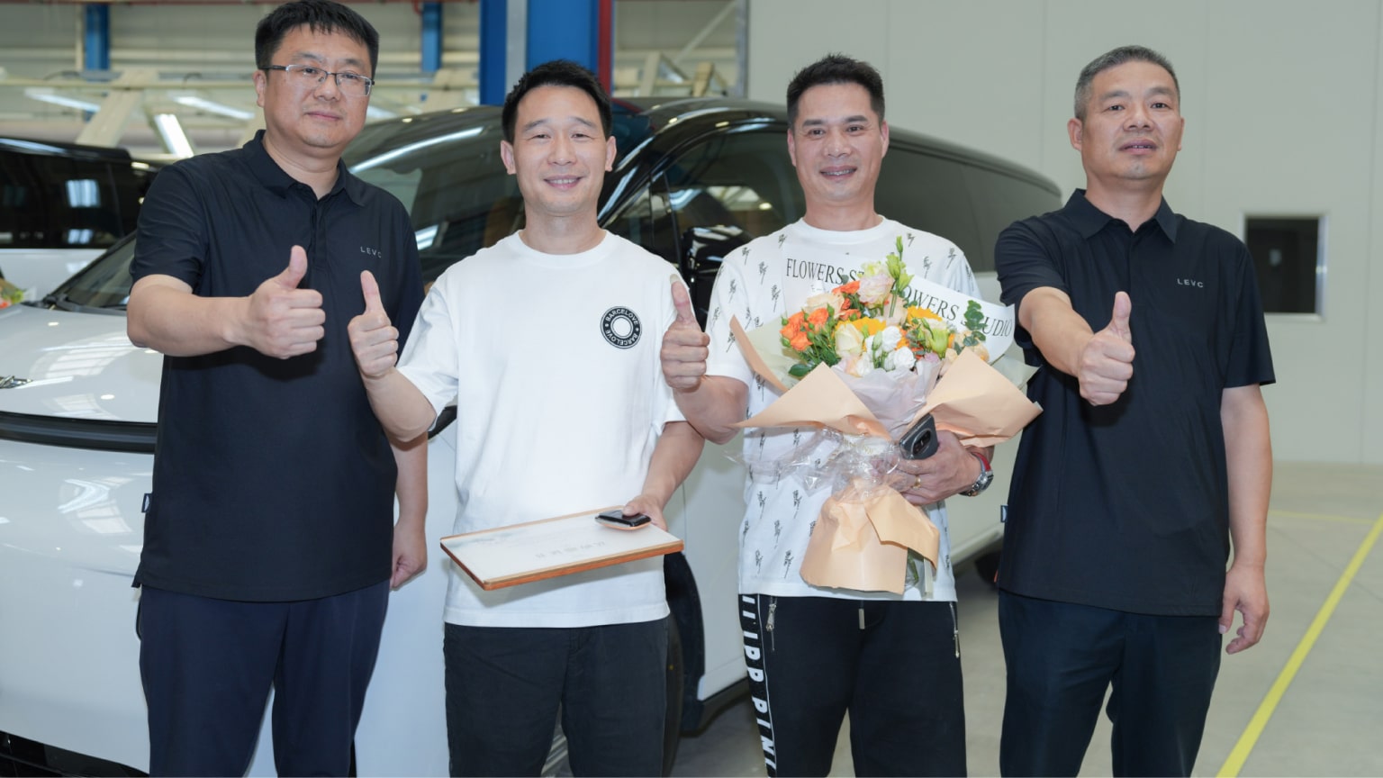 Geely-backed LEVC L380 started deliveries, to enter UK in 2026