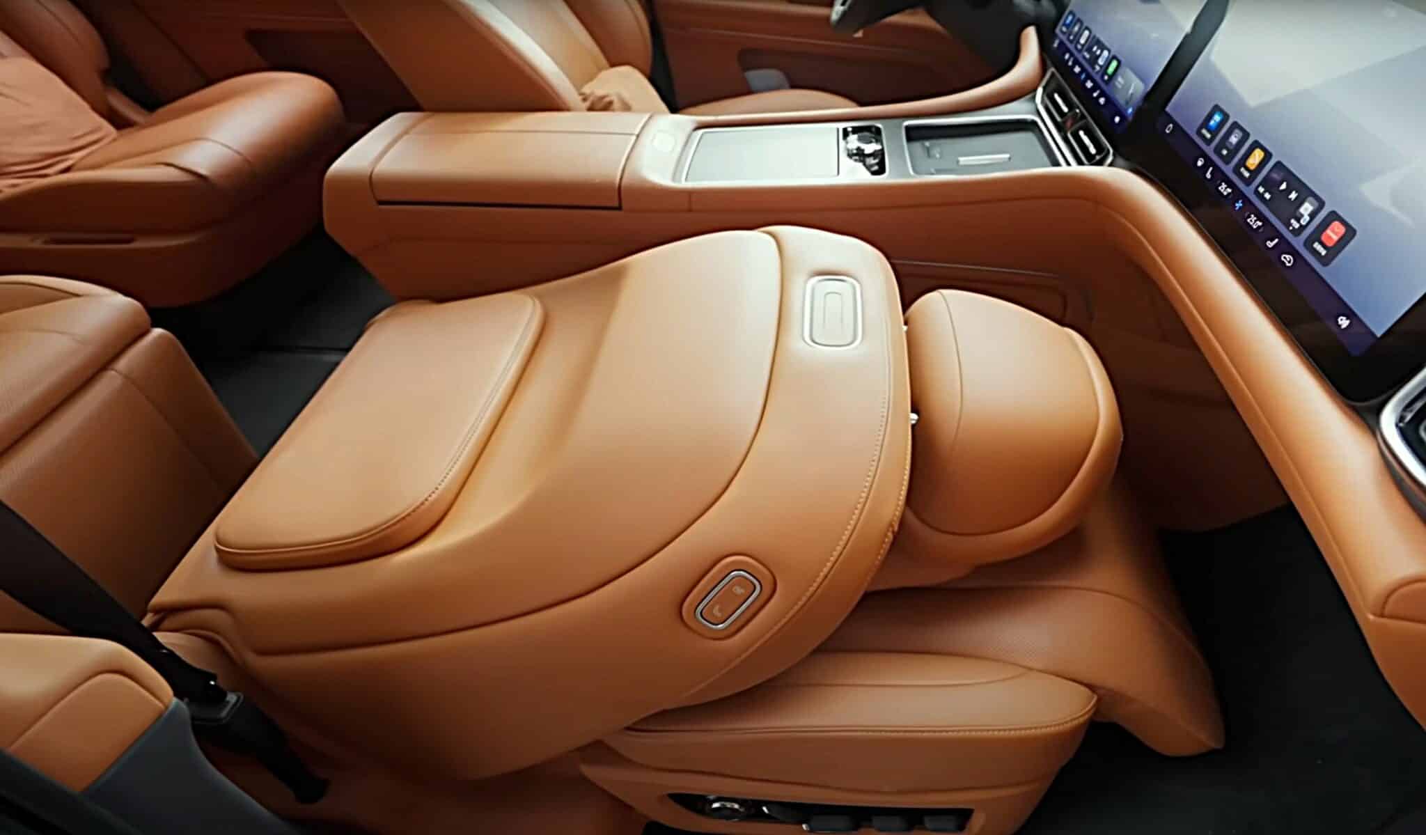 Sunday China Drive | Aito M9, China's top-selling flagship SUV sold at Huawei 800 retail stores