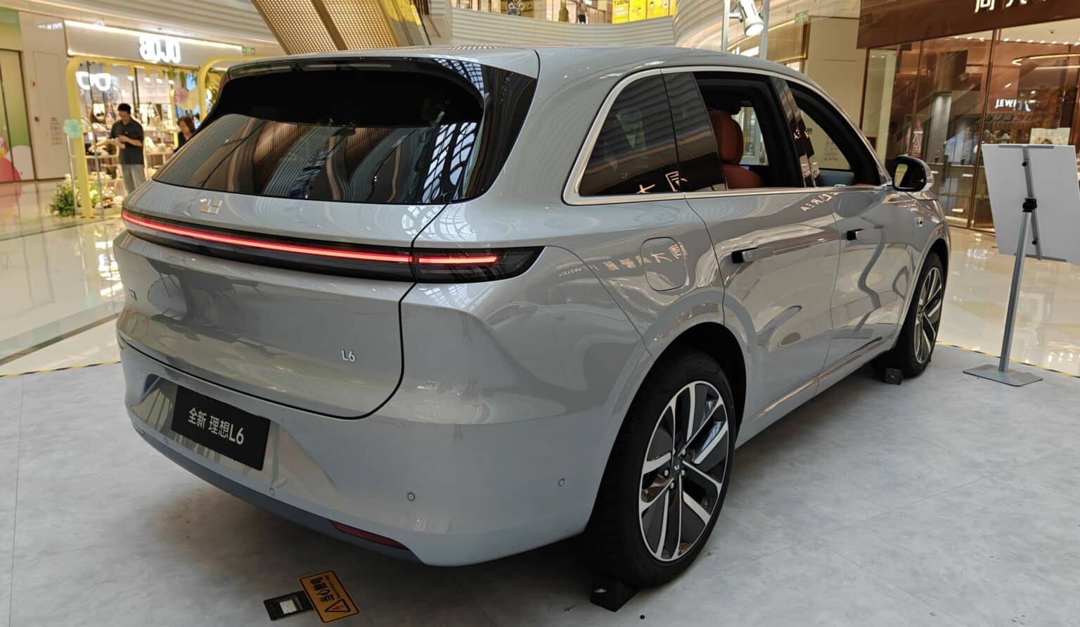 Sunday China Drive | Li Auto L6 - China's top NEV startup hints at ...