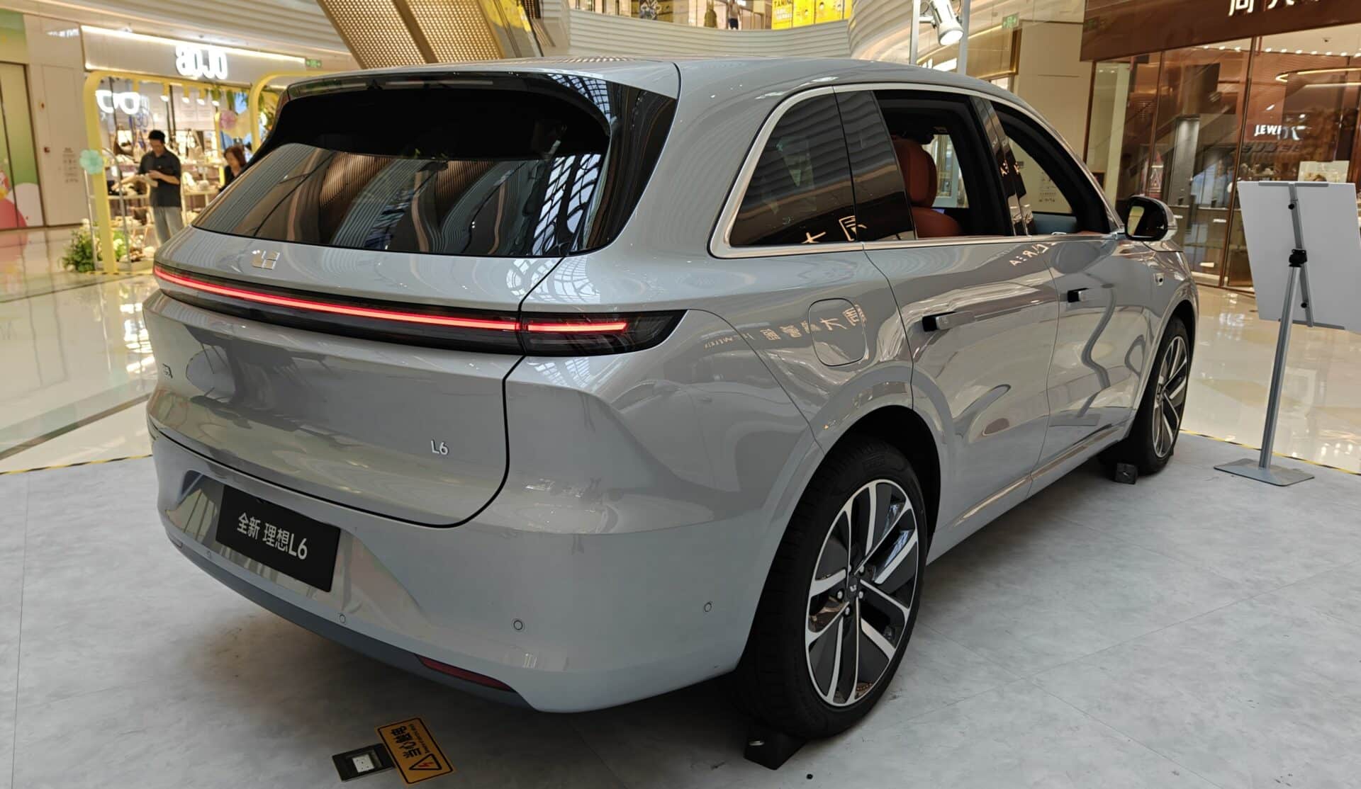 Sunday China Drive | Li Auto L6 - China's top NEV startup hints at ...