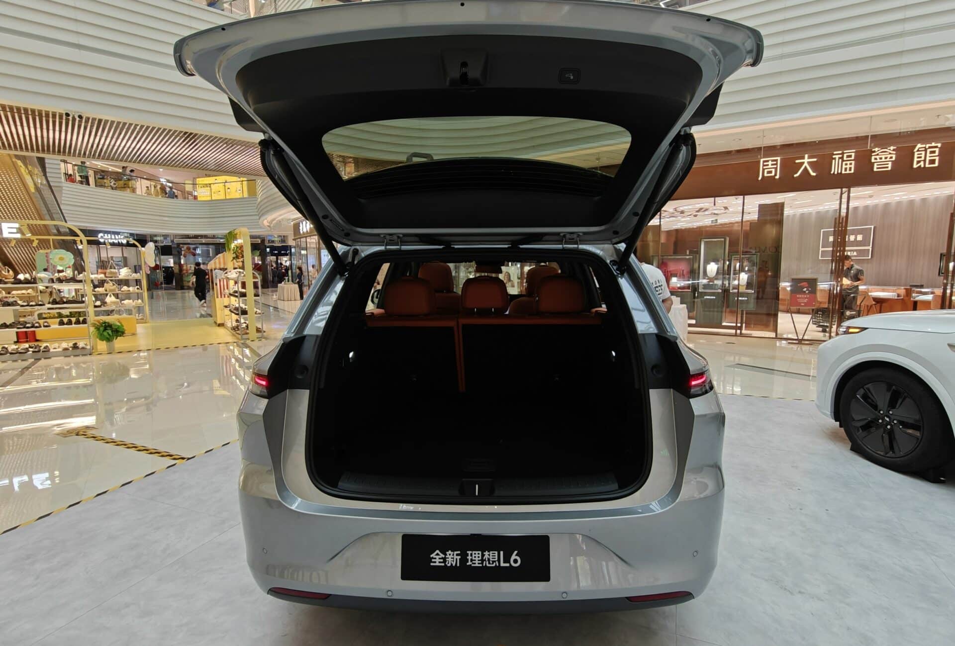 Sunday China Drive | Li Auto L6 - China's top NEV startup hints at ...