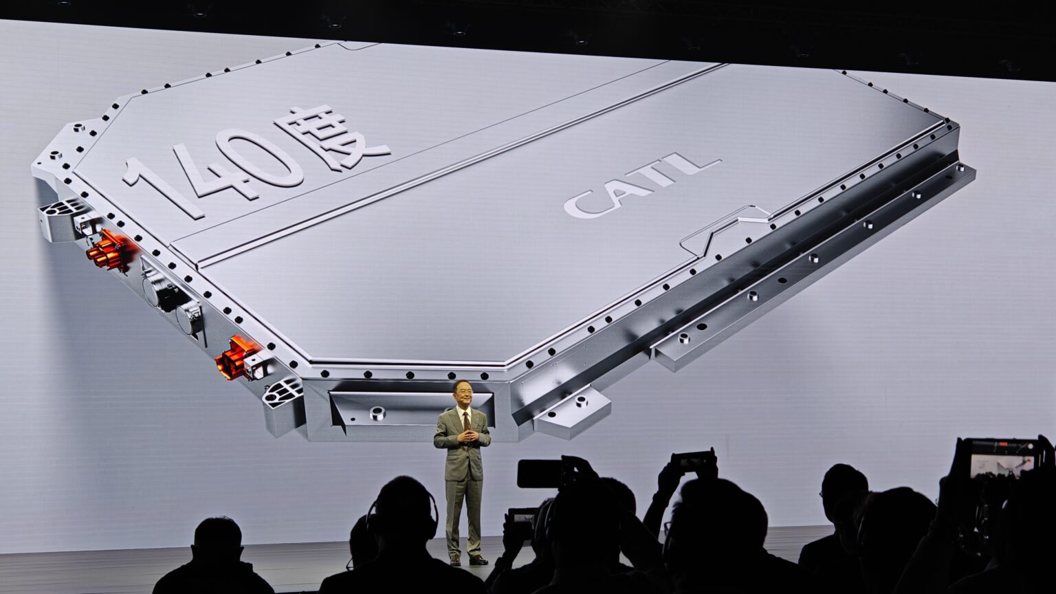 Geely's Zeekr 009 MPV global launch in Hong Kong with RHD, starts at ...