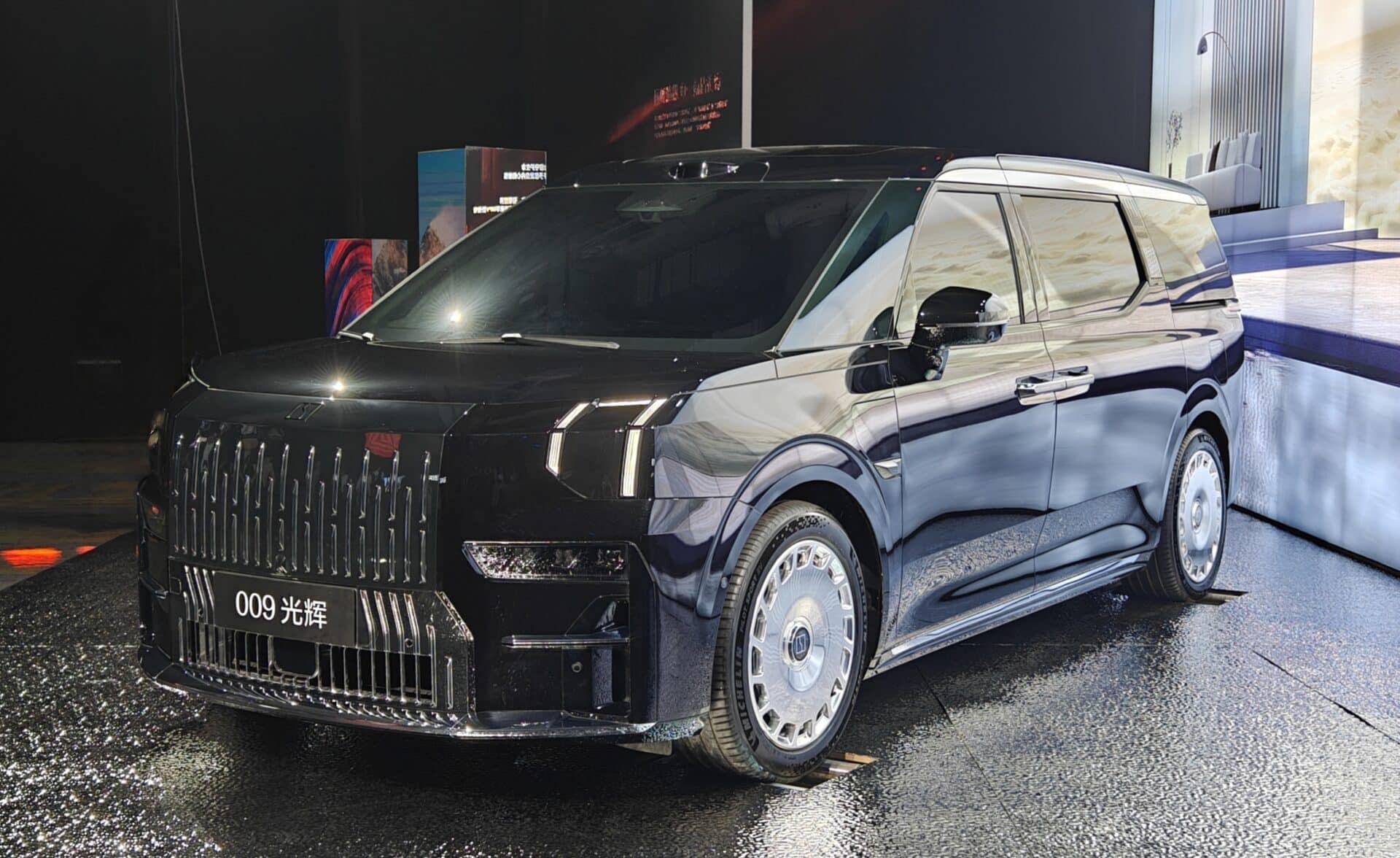 Geely's Zeekr 009 MPV global launch in Hong Kong with RHD, starts at ...