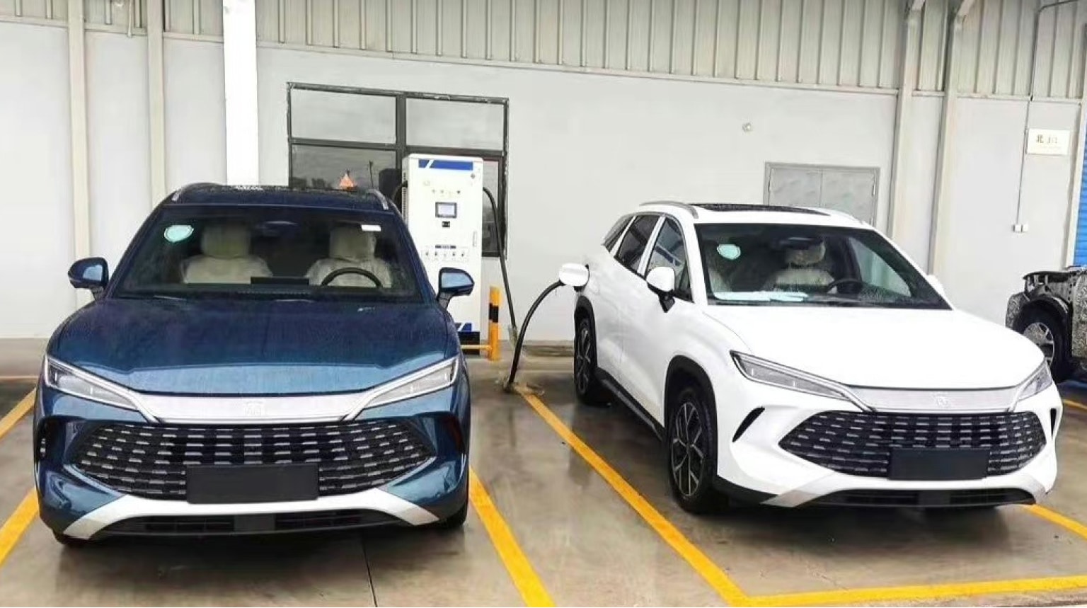 BYD Song L DM-i reached dealers before launch revealing trims