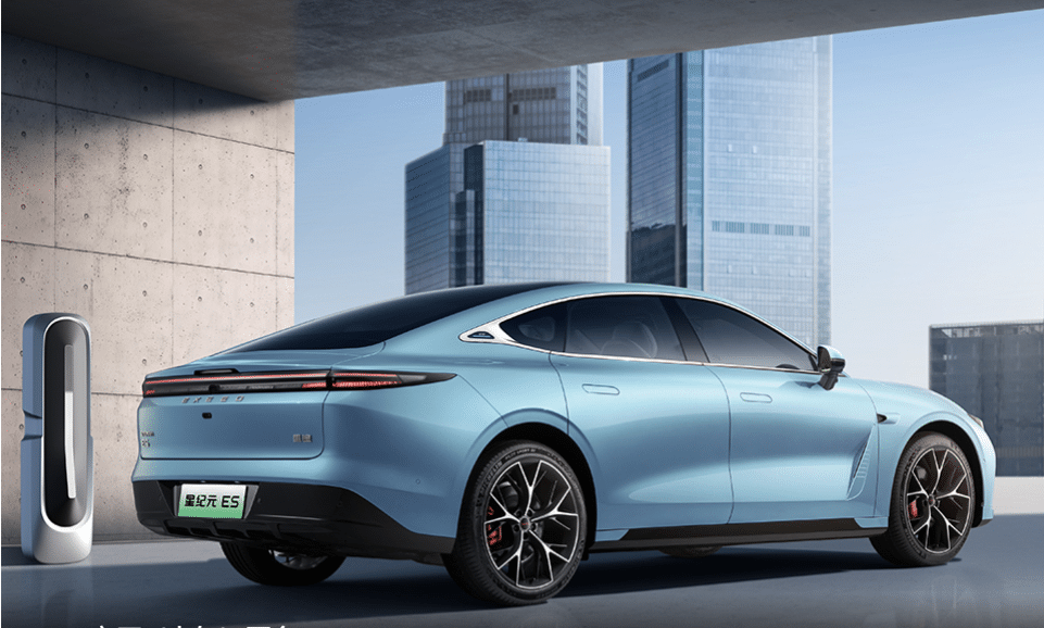 2025 Exeed Exlantix ES all-electric sedan pre-sale starts in China