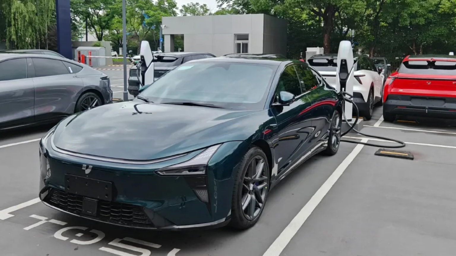 Jiyue 07 EV from Geely reached dealers as brand’s sales continue to ...