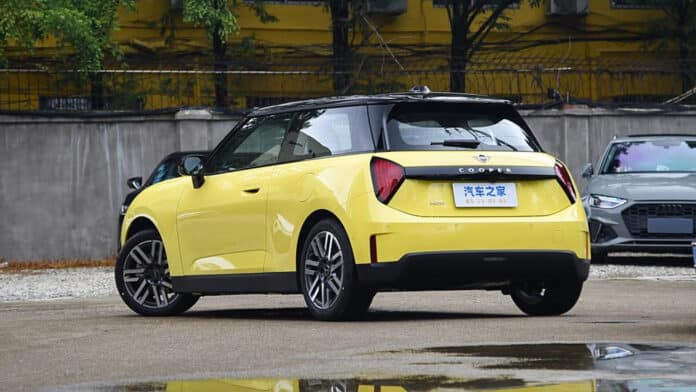 Electric Mini Cooper from BMW-GWM JV reached dealers in China