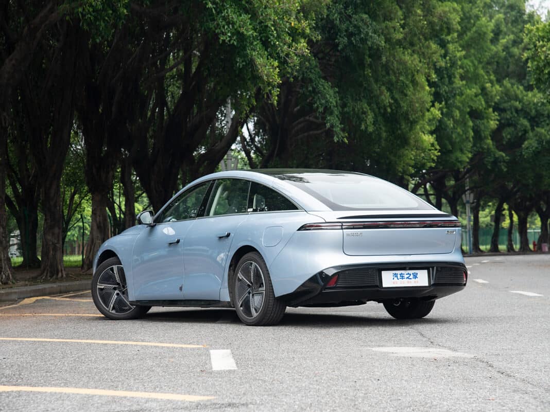 Forthing Xinghai S7 electric sedan, which is really a hatchback, opens ...
