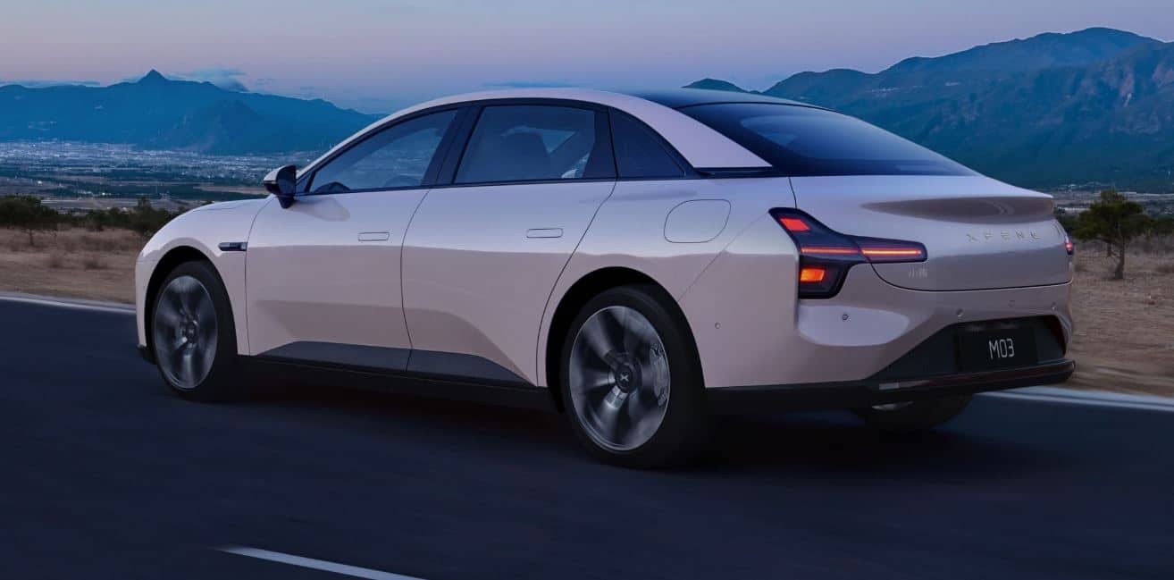 Xpeng Mona M03 all-electric hatchback opens for reservations