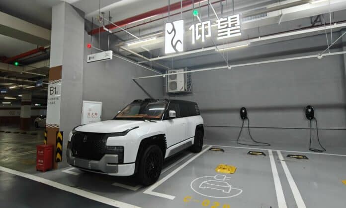 Sunday China Drive | BYD's Yangwang U8: luxury SUV that floats and ...