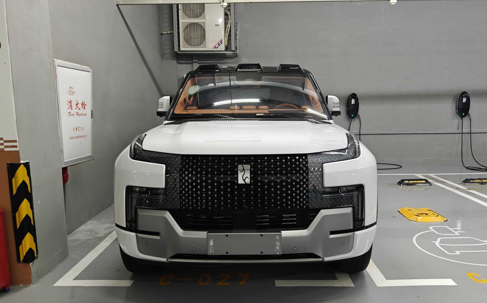 Sunday China Drive | BYD's Yangwang U8: luxury SUV that floats and ...