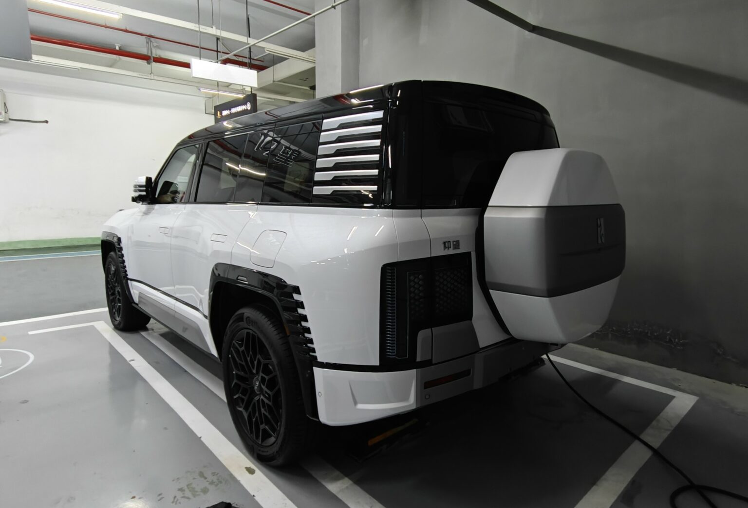 Sunday China Drive | BYD's Yangwang U8: luxury SUV that floats and ...