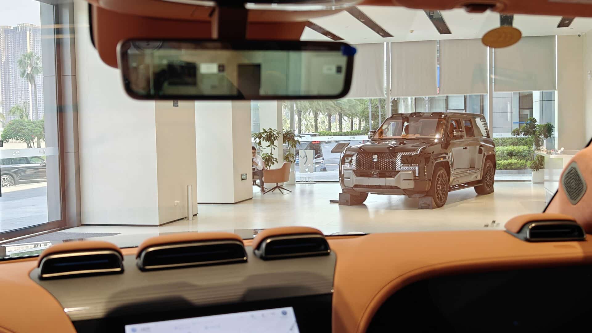 Sunday China Drive | BYD's Yangwang U8: luxury SUV that floats and ...