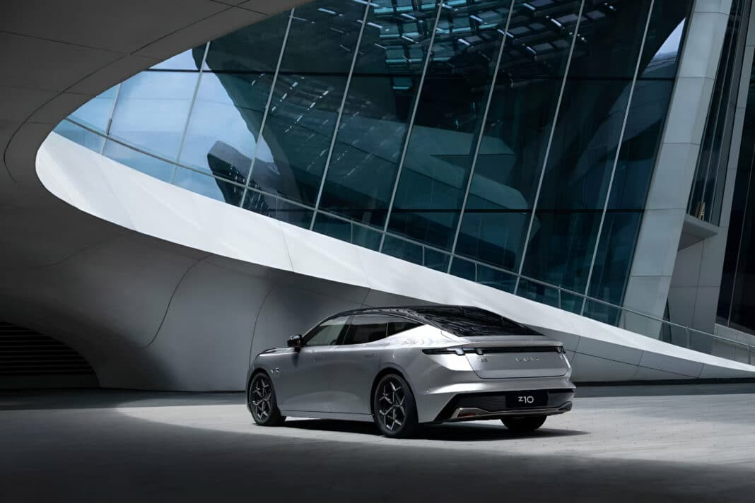 Lynk & Co Z10 opened for pre-orders; starts at 30,100 USD to rival SU7