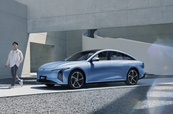 Forthing Xinghai S7 electric sedan, which is really a hatchback, opens ...