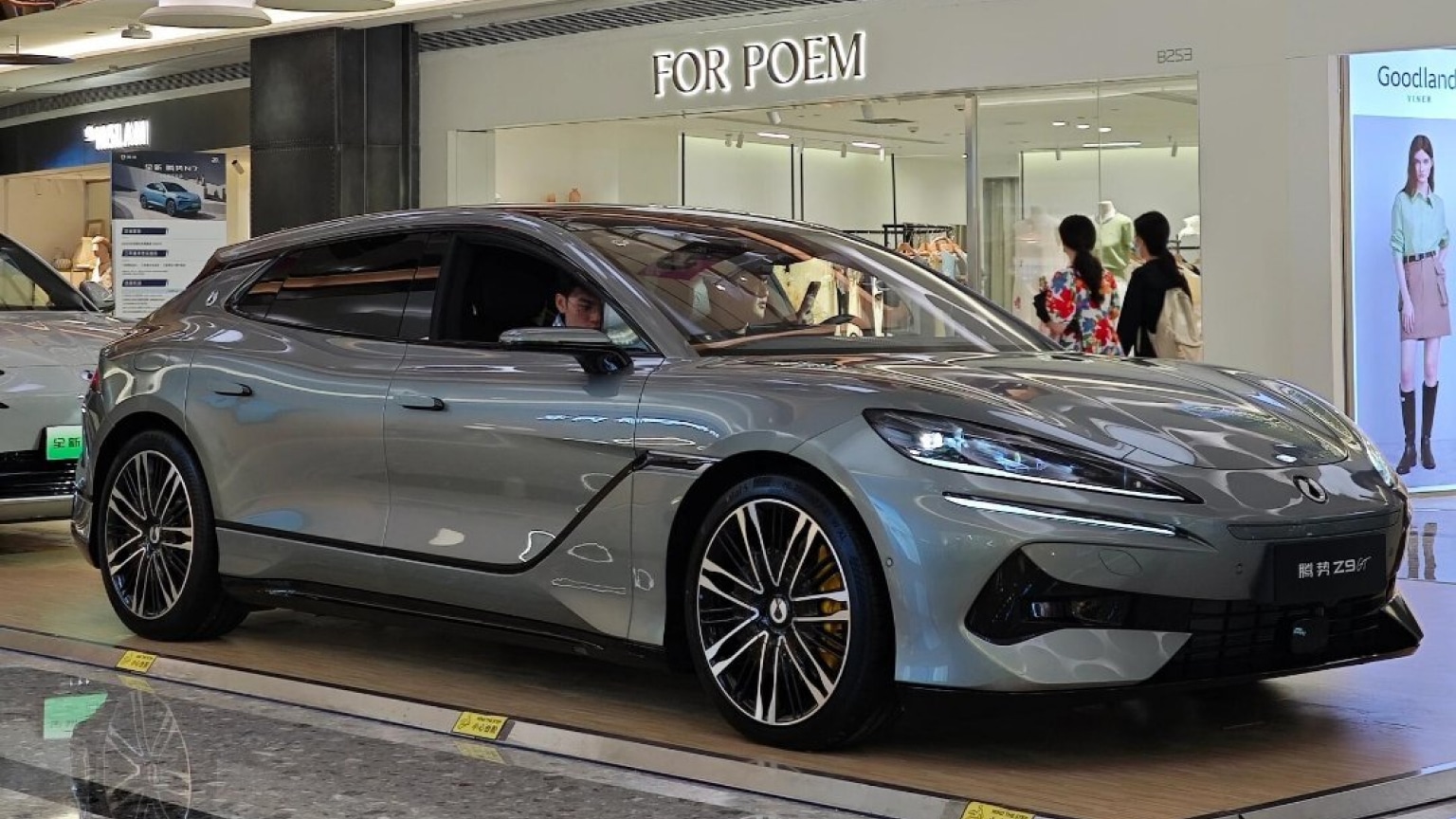 Europe-bound Denza Z9 GT started pre-sales for 47,600 USD