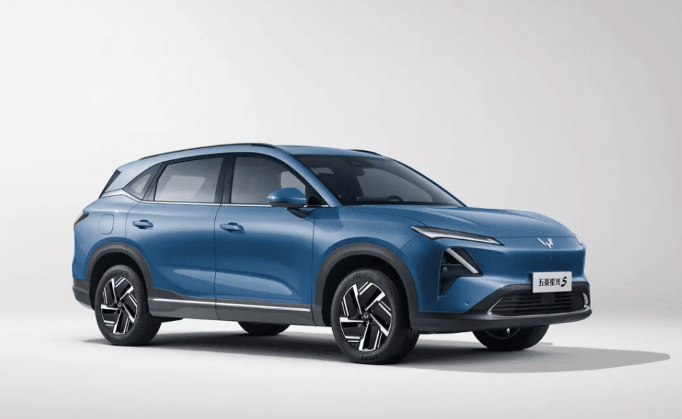 SGMW's Wuling Starlight S pre-sale starts at 14,100 USD