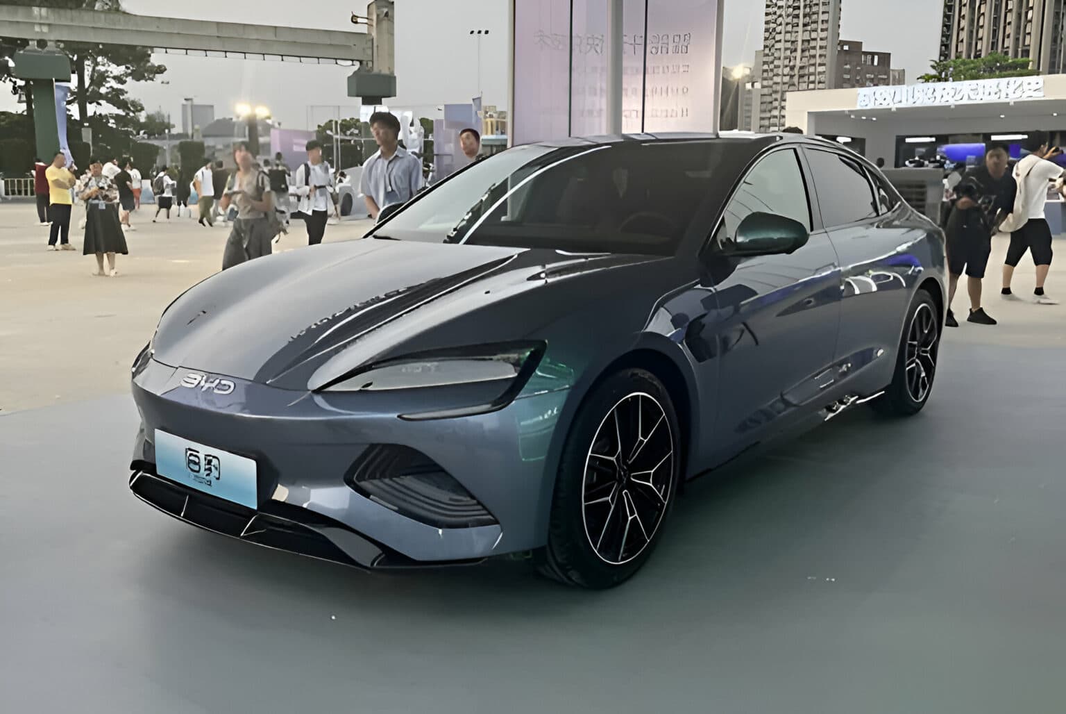 BYD 2025 Seal launched: with LiDAR, 800V platform, and 0-100 km/h in 3.8s