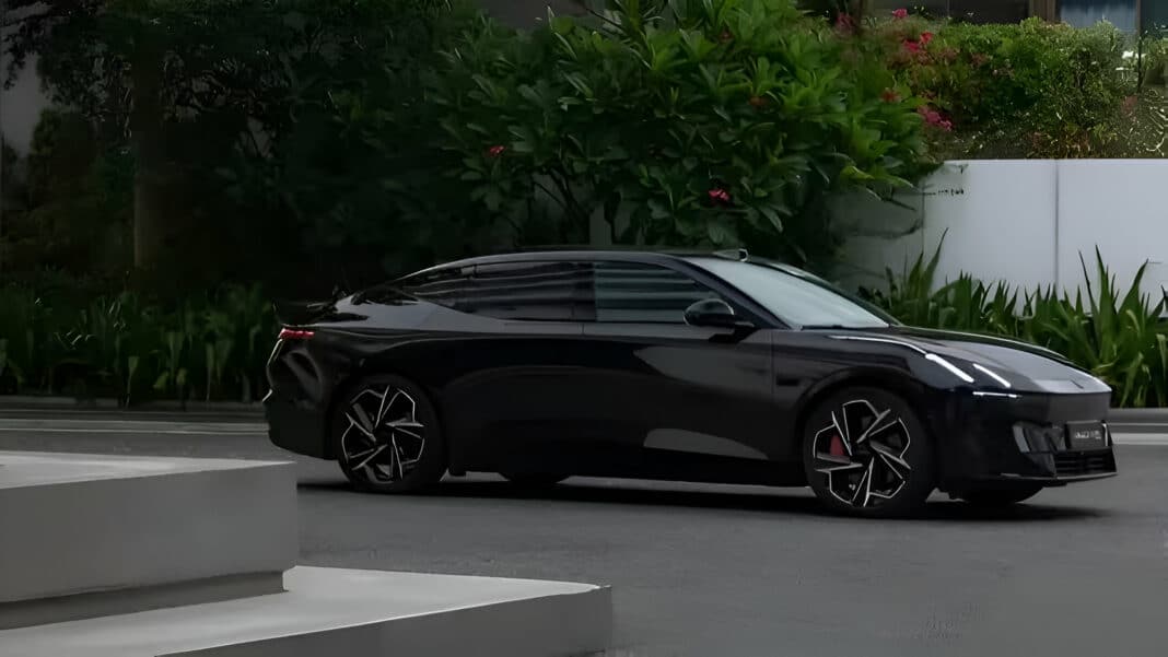 Lynk & Co Z10 opened for pre-orders; starts at 30,100 USD to rival SU7