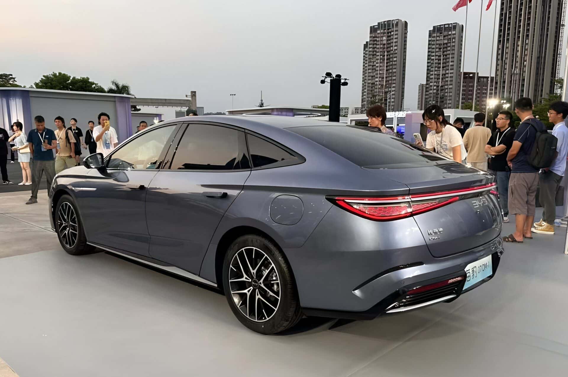 BYD launches Seal 07 DM-i: 2,000 km range and 3.4L/100 km fuel efficiency