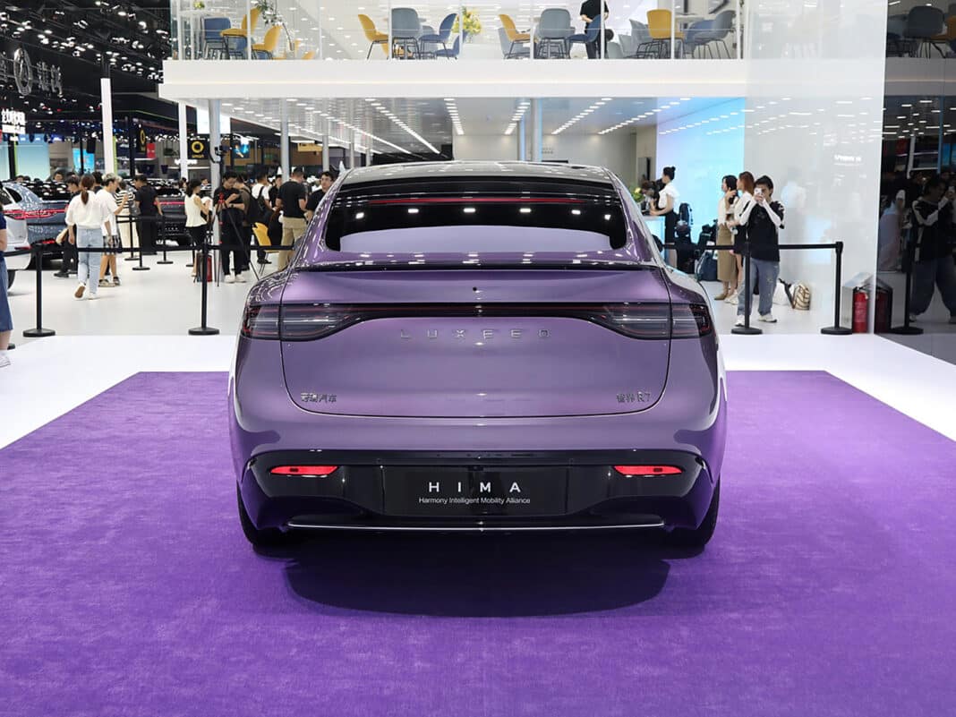 Huawei backed Luxeed R7 luanches with 802 km range and a knock knock opening frunk