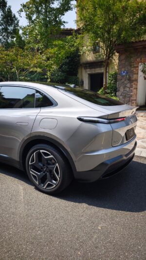 Onvo L60 the Model Y killer from Nio launches priced from 21,200 USD with battery-as-a-service