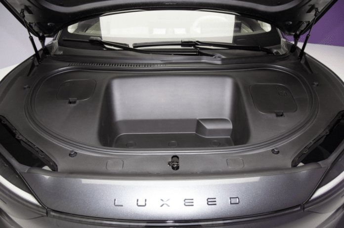 Luxeed R7 opens pre-order starting at 37,600 USD