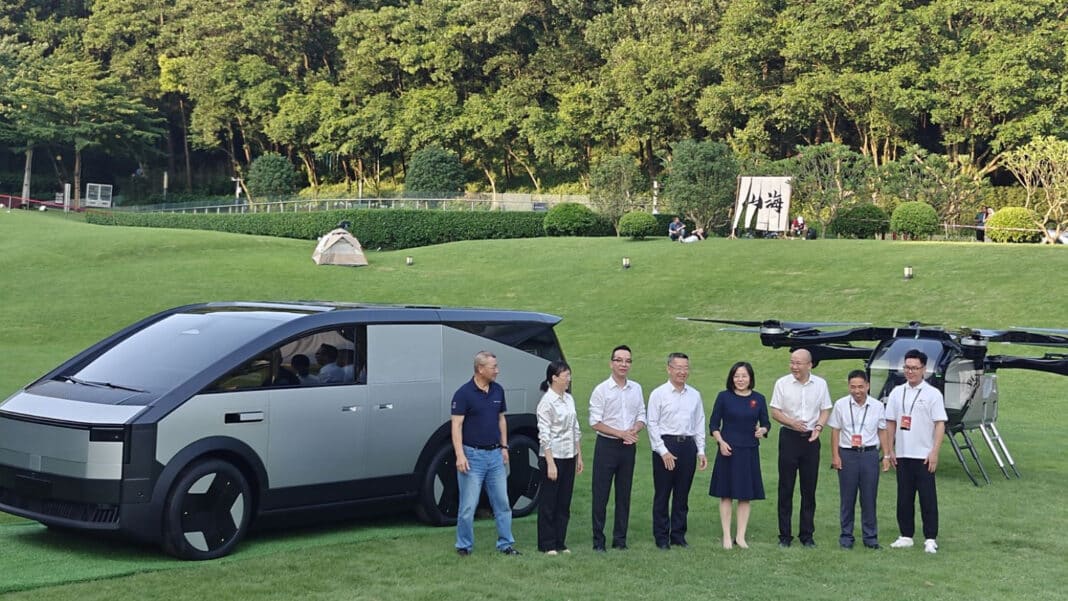 280K USD Xpeng flying car gets 2,000 orders after public flight