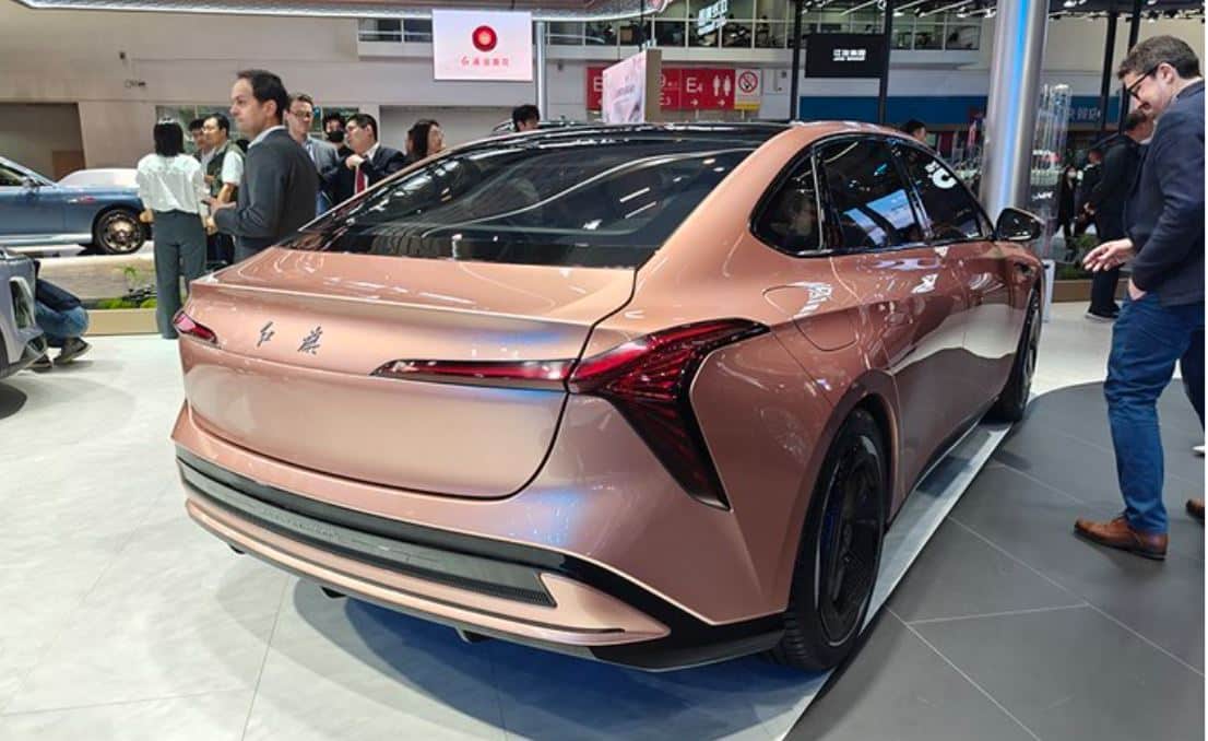 Hongqi E009 all-electric sedan declared by Chinese MIIT