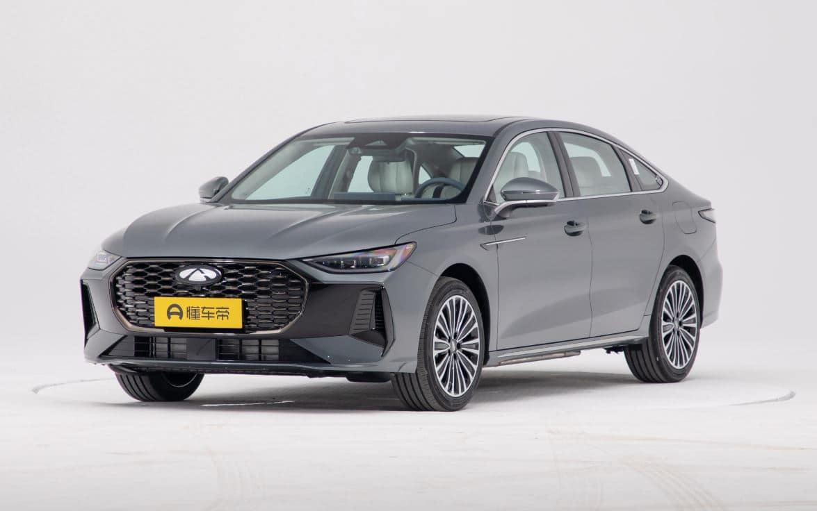 Chery Fulwin A8L C-DM plug-in hybrid sedan debuts