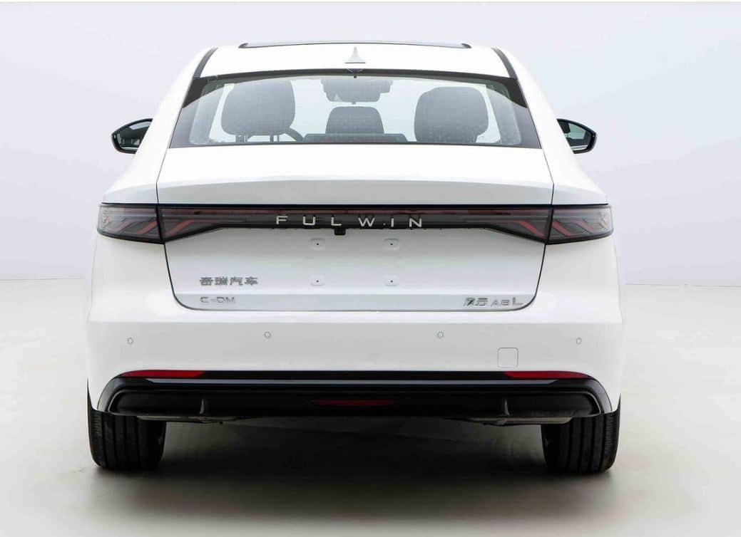 Chery Fulwin A8L C-DM plug-in hybrid sedan debuts