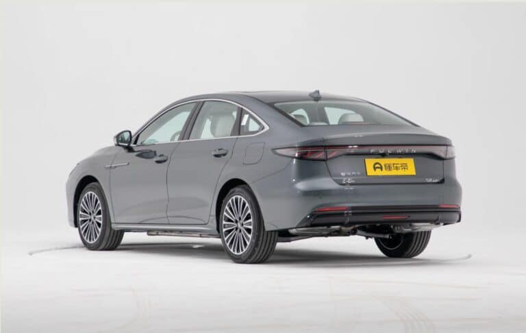 Chery Fulwin A8L C-DM plug-in hybrid sedan debuts