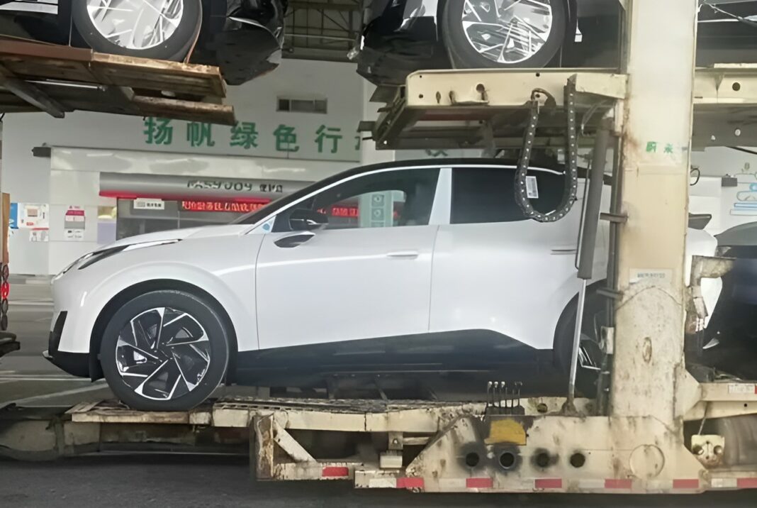 Lynk & Co Z20: all-electric compact SUV to debut in Milan on October 11