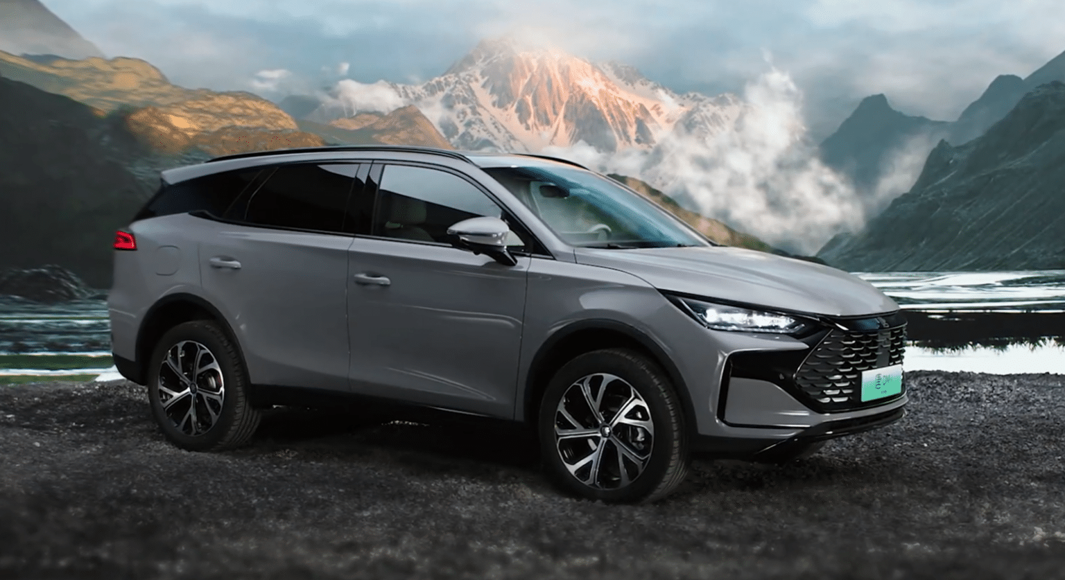 BYD Tang launches with DM 5.0 PHEV technology giving 3-row SUV a 1,150km range