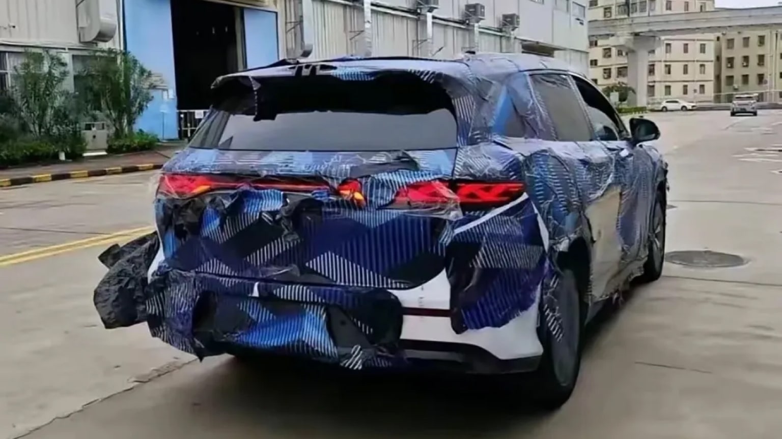BYD Tang L revealed its face in China before the launch