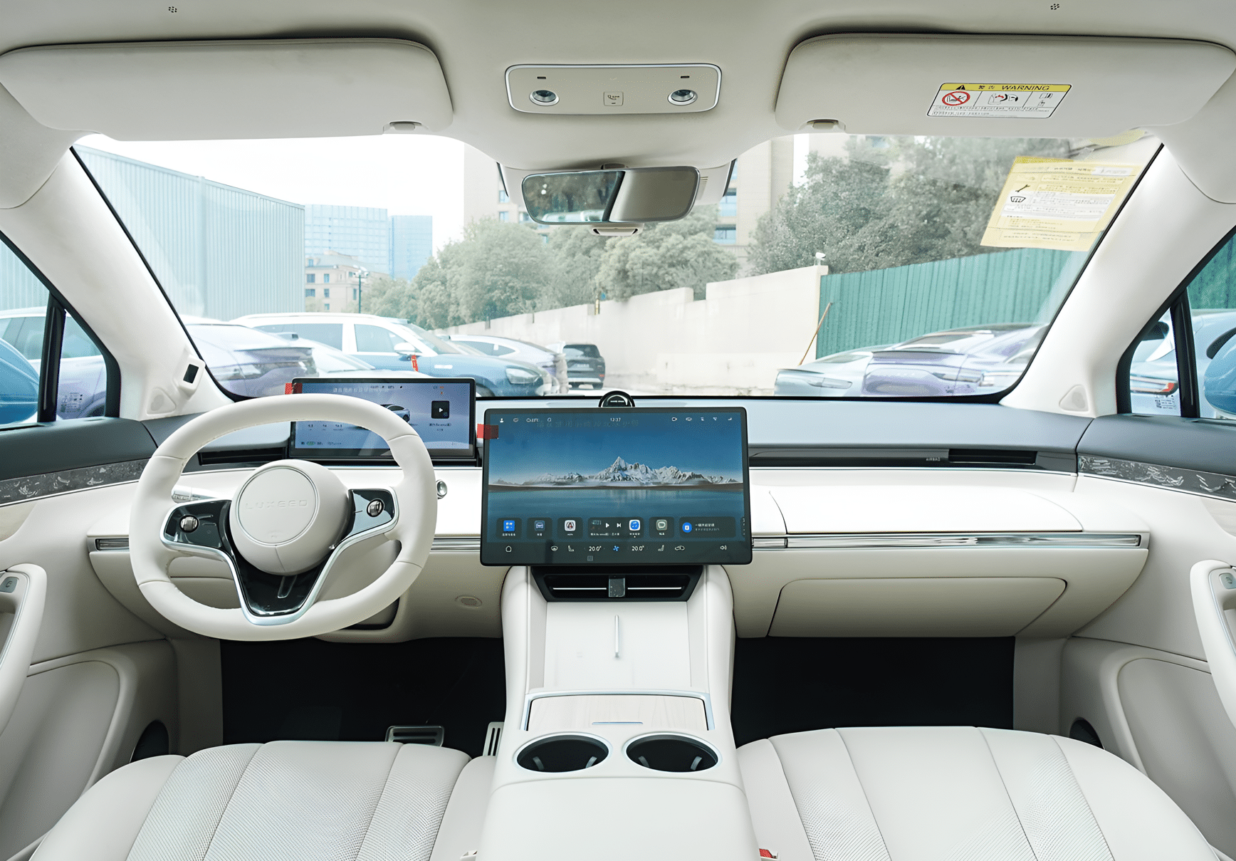 Luxeed R7 hits 30,000 orders in first month as Chery-Huawei’s first electric SUV