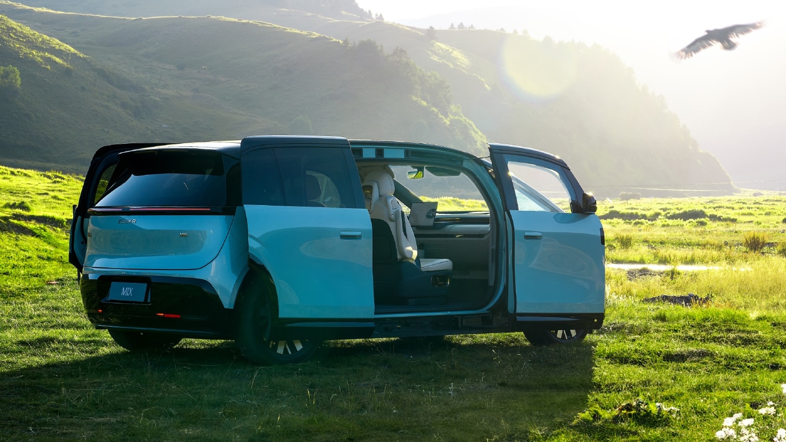 Zeekr Mix MPV arrived at dealers with 3 sliding doors and 415 hp