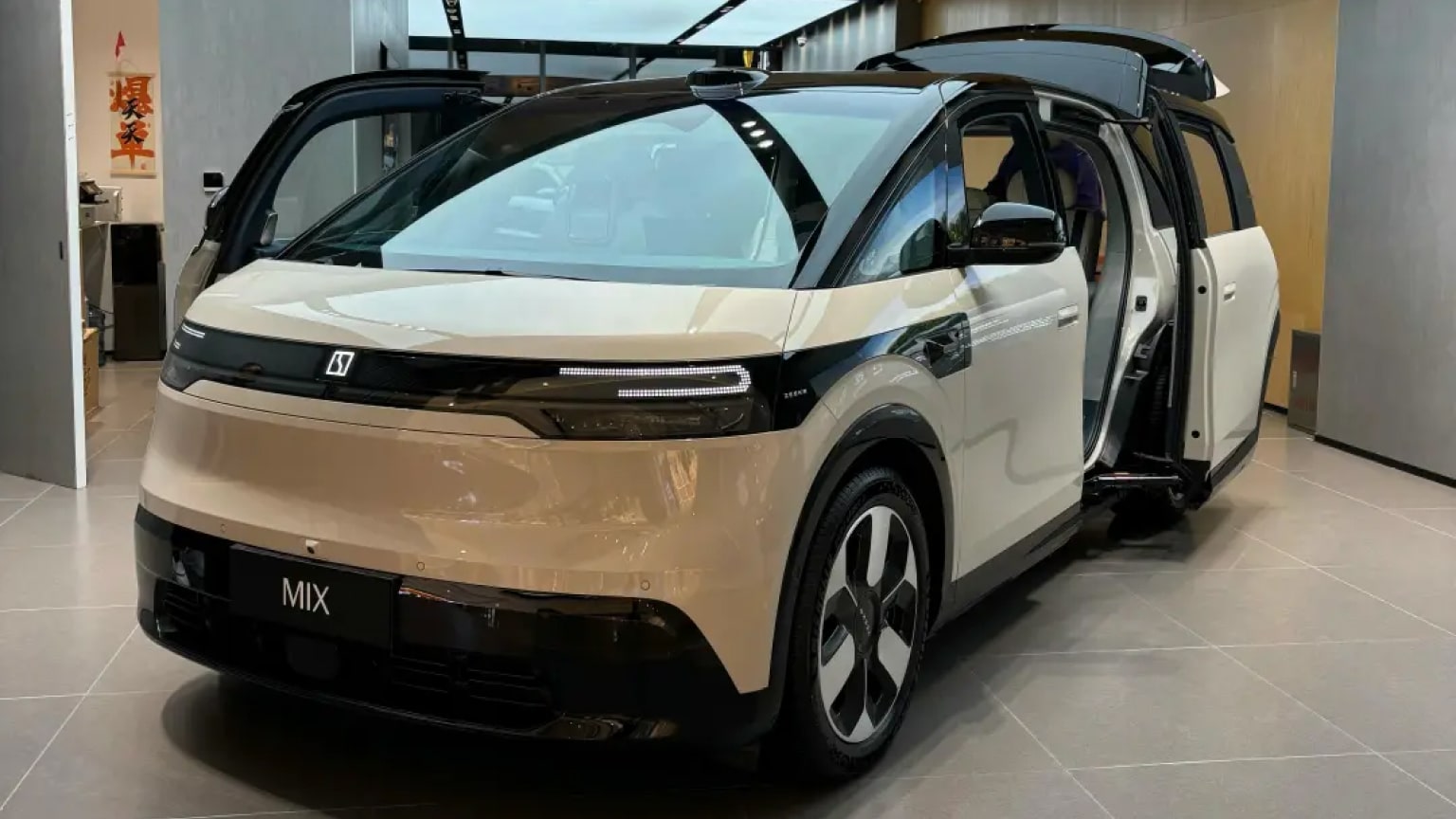 Zeekr Mix MPV arrived at dealers with 3 sliding doors and 415 hp